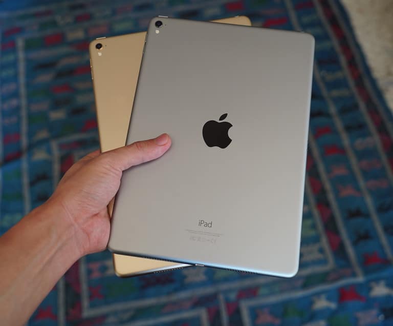 9.7-inch iPad Pro hands-on: Apple's best tablet yet? - GadgetMatch