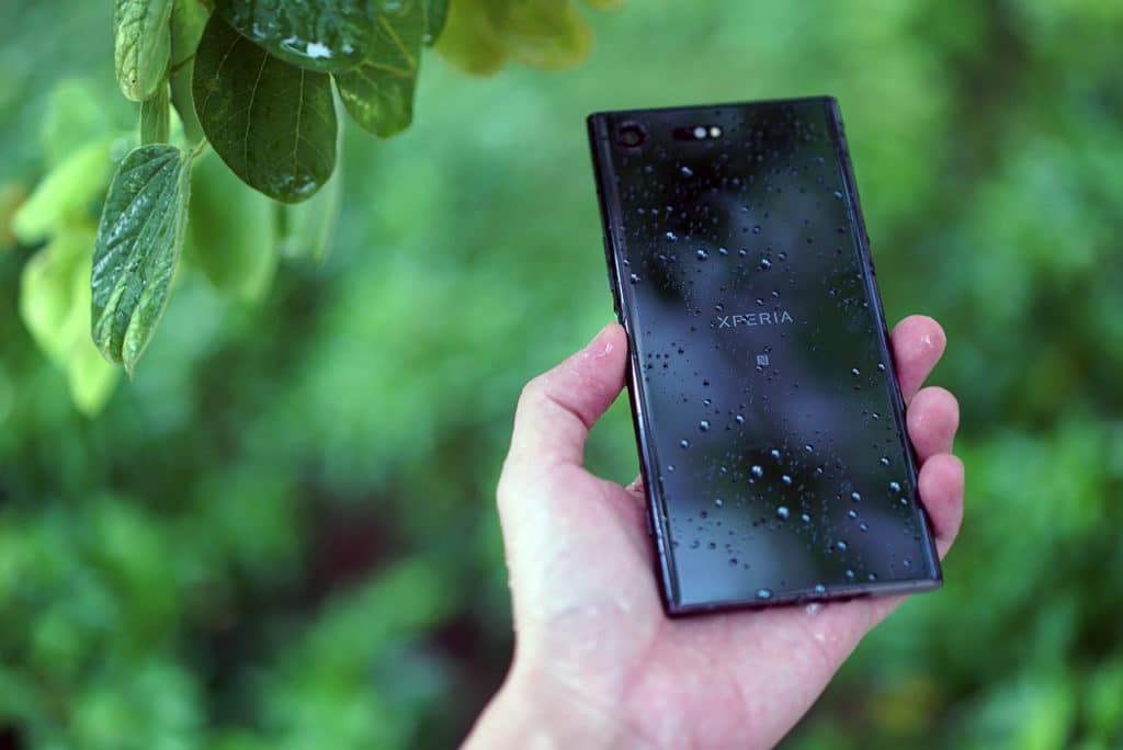 5 waterproof flagship phones: No raining on this parade! - GadgetMatch