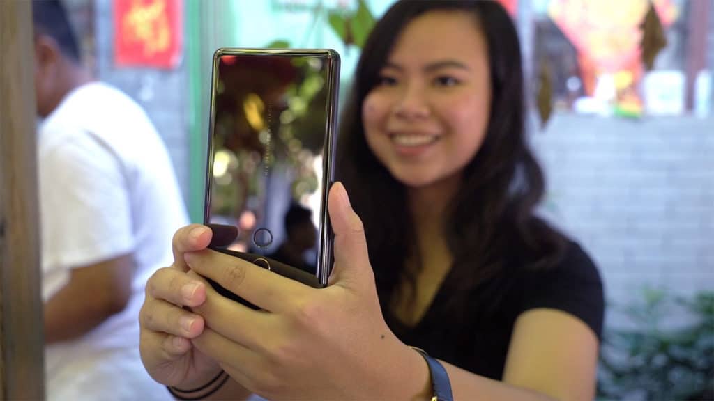 Xiaomi Mi Mix 2 Hands-on Review - GadgetMatch