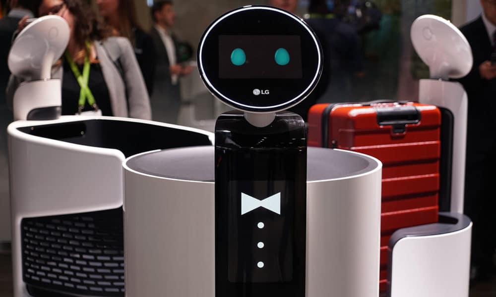 LG introduces CLOi robots to hotels and groceries - GadgetMatch