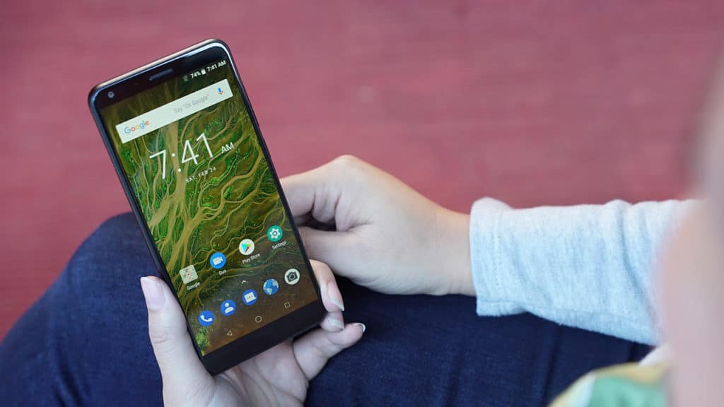 ZTE Blade V9 delivers full-screen design and dual cameras - GadgetMatch
