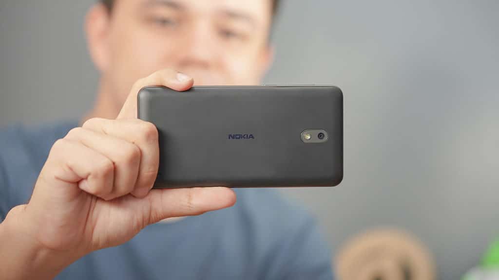 Nokia 2 Hands-on Review: A budget phone with software updates - GadgetMatch
