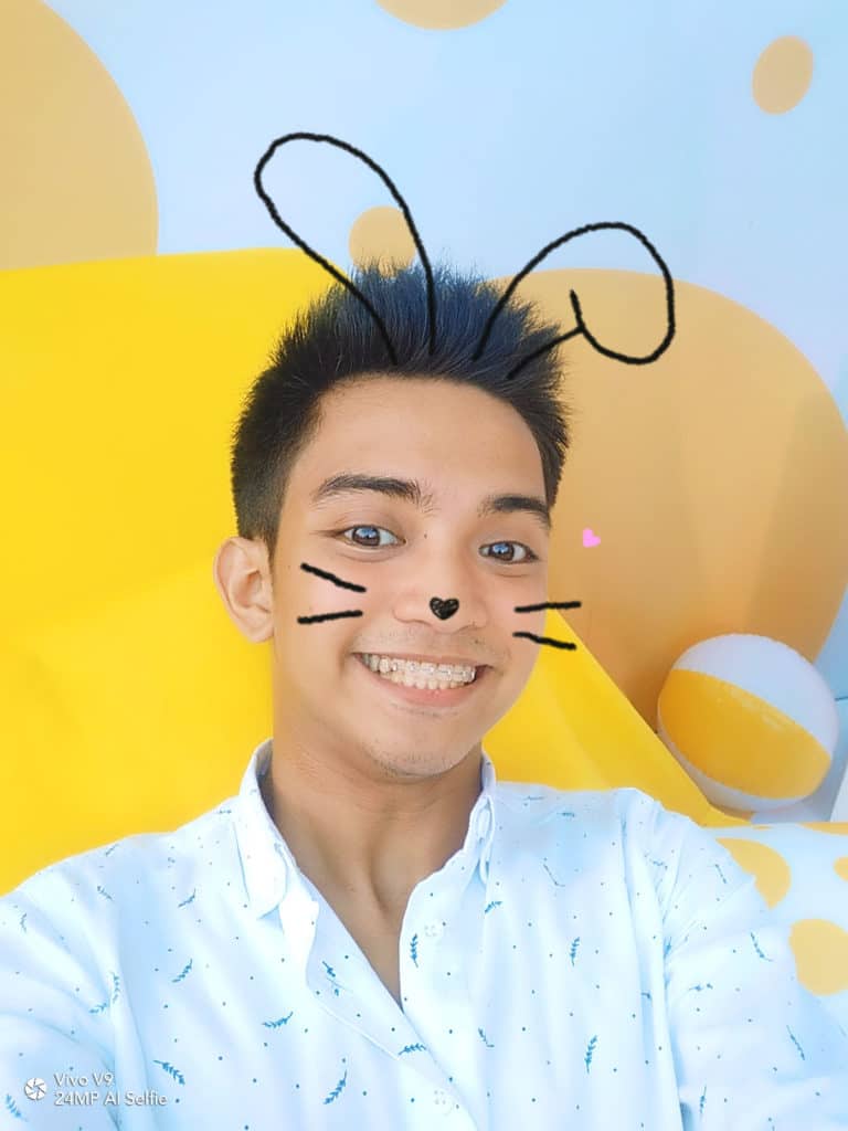 You can do a lot with Vivo's AR stickers! - GadgetMatch