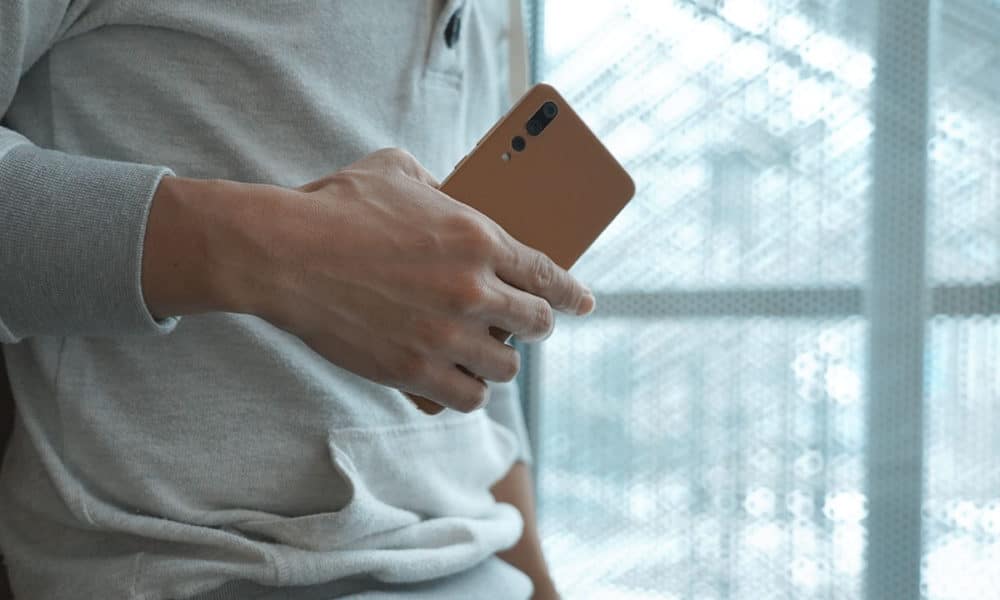 Huawei will launch a phone with a leather back - GadgetMatch