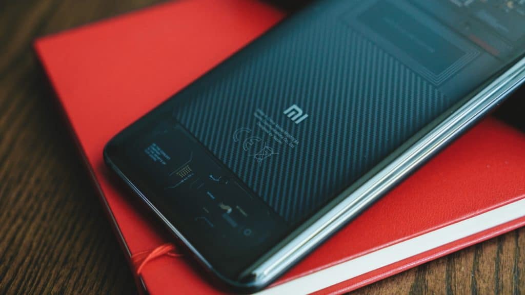 Xiaomi shows off foldable phone prototype - GadgetMatch