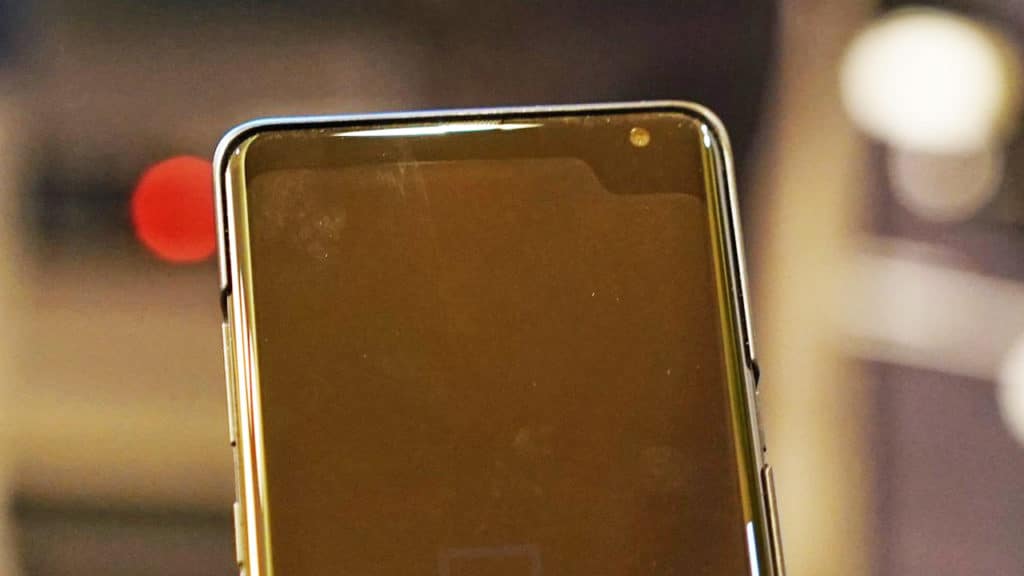 Samsung's new prototype has a very weird notch - GadgetMatch