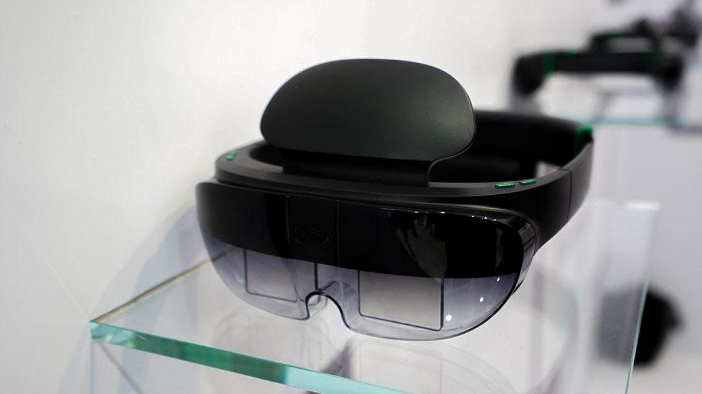 OPPO AR Glass launches, works like the HoloLens - GadgetMatch