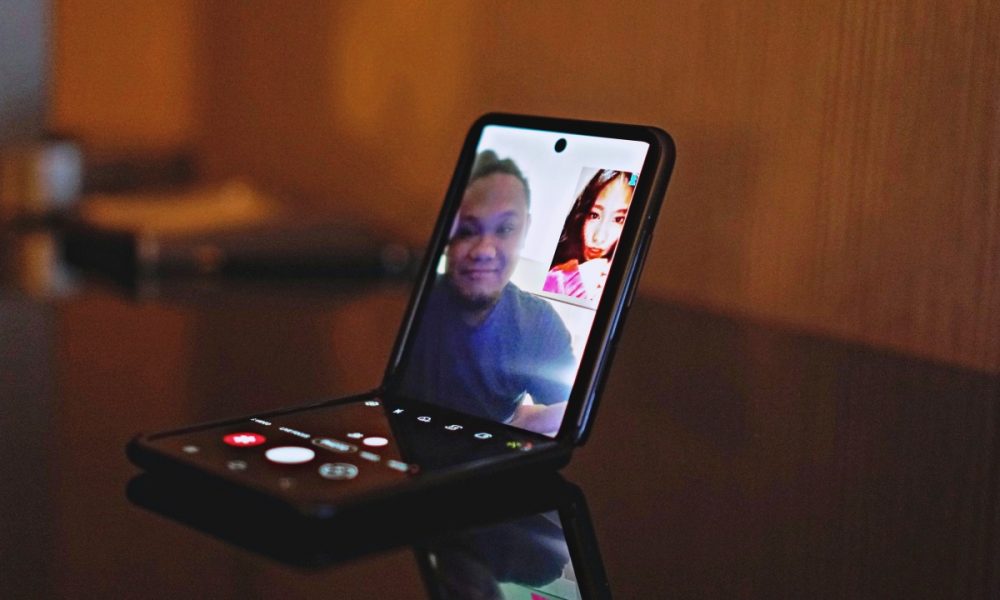 Zoom, Skype now used for virtual drinking parties - GadgetMatch