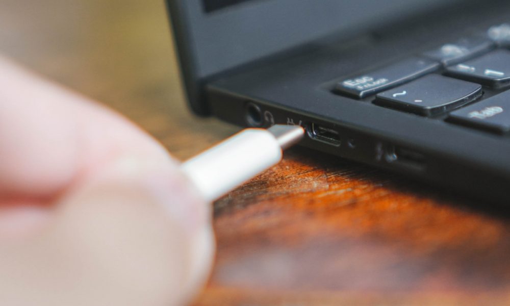What exactly is Fast Charging? And how does it work? - GadgetMatch