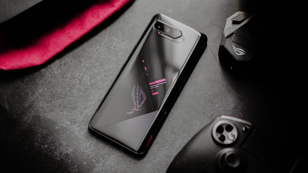 Now Playing ROG Phone 5: Two player co-op review - GadgetMatch