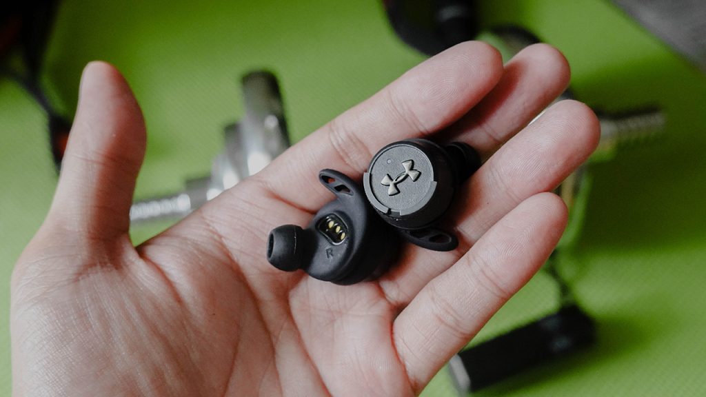 5 features to look for before buying wireless earbuds for your workouts