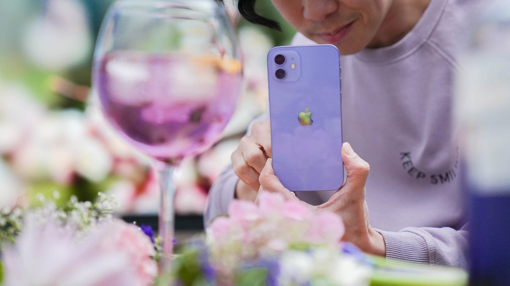 6 posh smartphones in shades of purple - GadgetMatch
