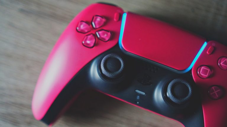 How to use the DualSense controller with PC, Mac - GadgetMatch