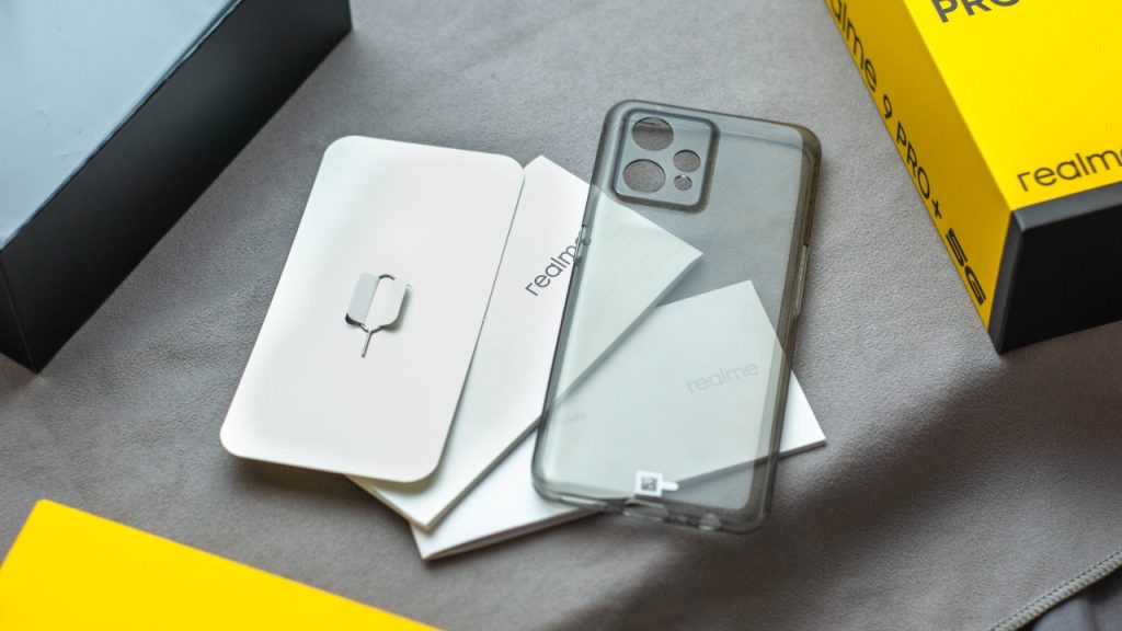 realme 9 Pro+ Unboxing and First impressions - GadgetMatch