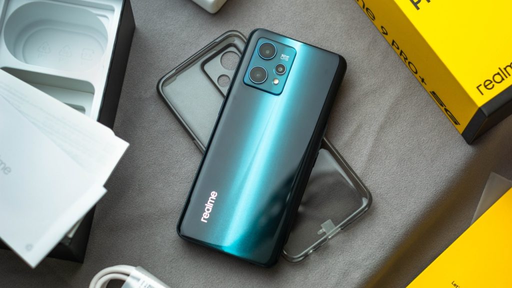 realme 9 Pro+ Unboxing and First impressions - GadgetMatch