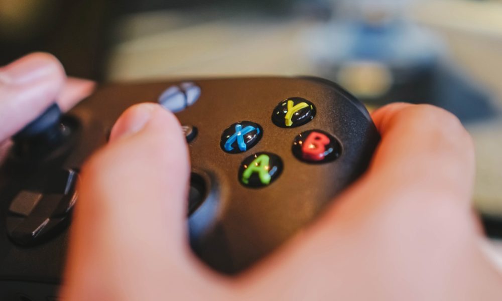 Microsoft will start banning unauthorized controllers - GadgetMatch