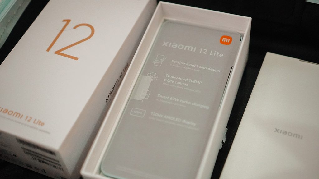 Xiaomi 12 Lite Unboxing - GadgetMatch