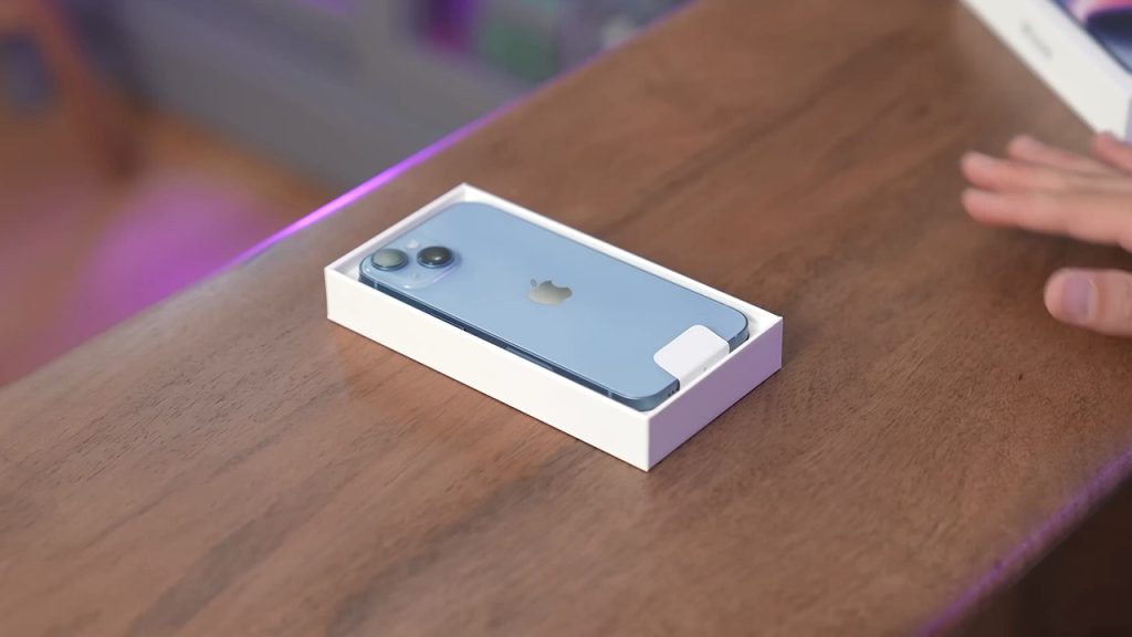 Apple will limit faster USB-C to iPhone 15 Pro duo - GadgetMatch