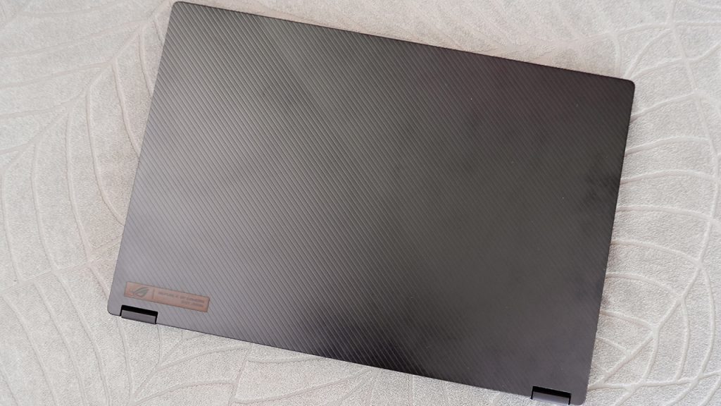 ASUS ROG Flow X16 review: Great on its own - GadgetMatch