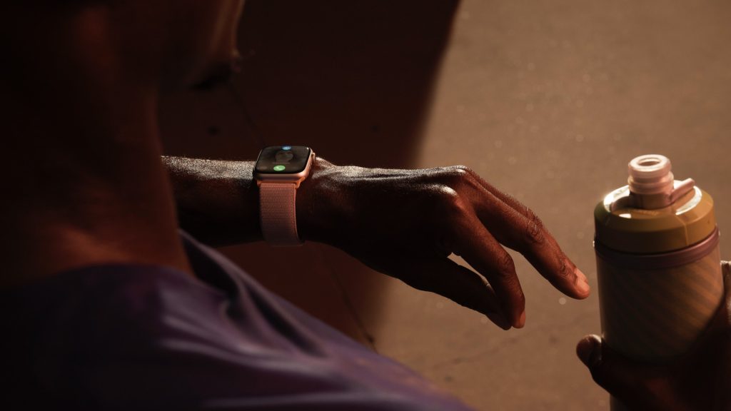 Apple Watch's Double Tap feature is now live - GadgetMatch