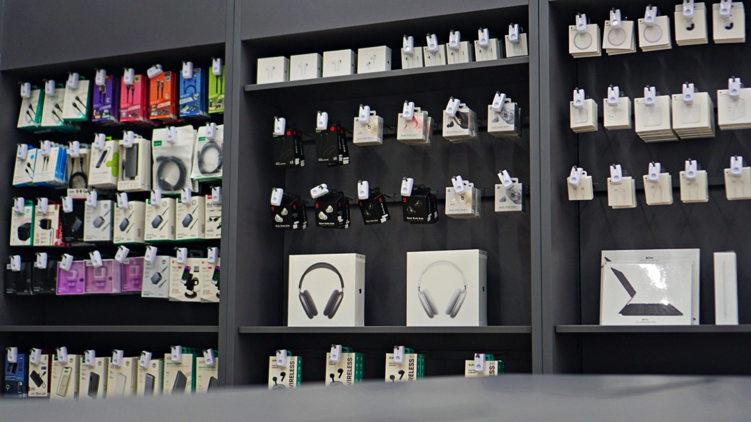 Digimap opens Gateway branch, up to 11 PH stores - GadgetMatch