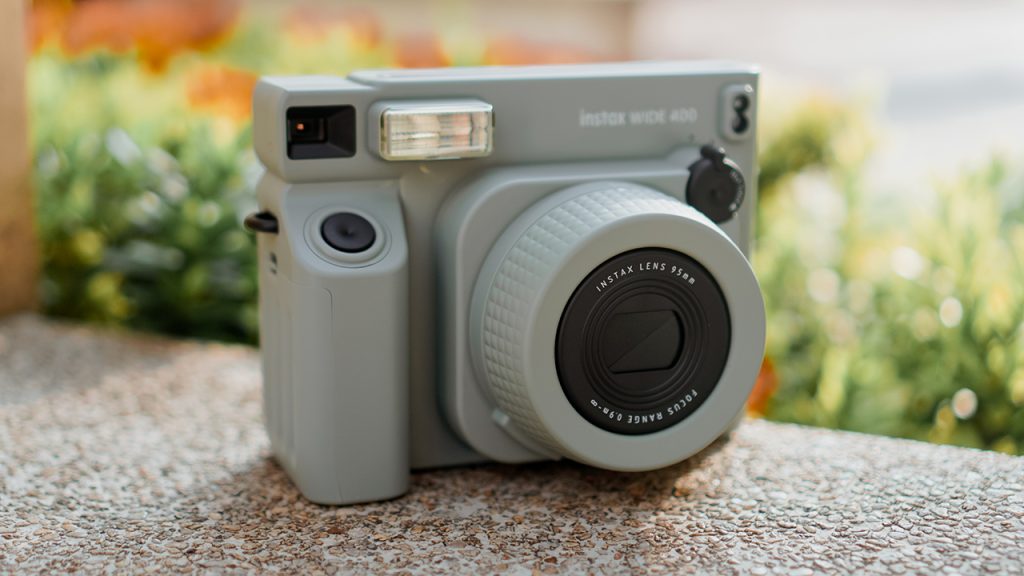 Fujifilm instax WIDE 400 review - GadgetMatch