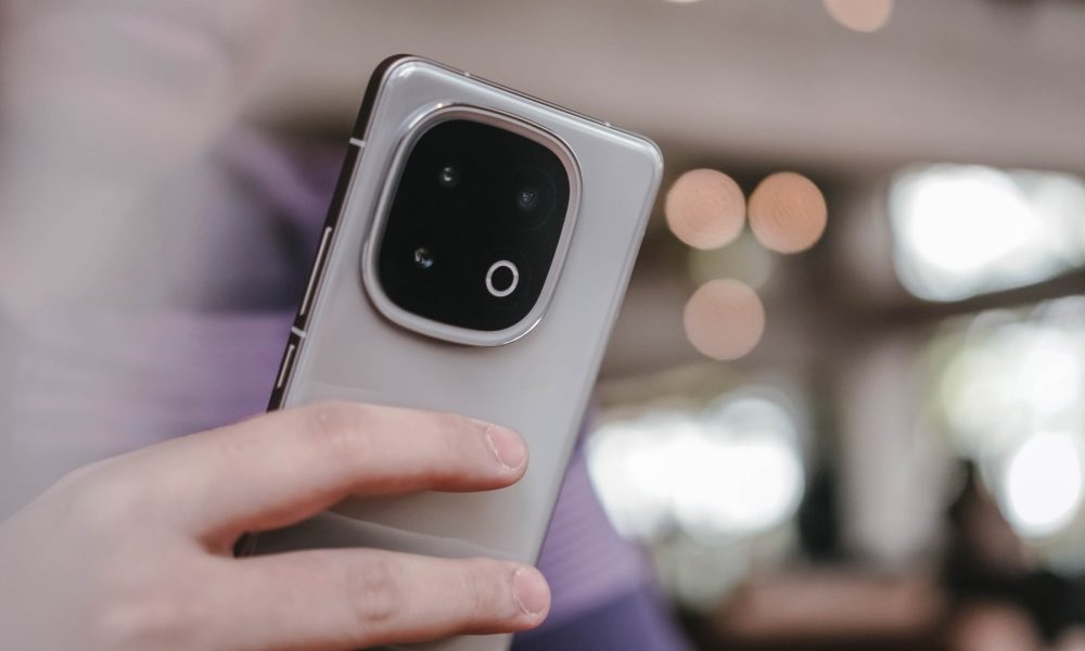 iQOO 13: A gift for gaming, livestreaming, content creation - GadgetMatch