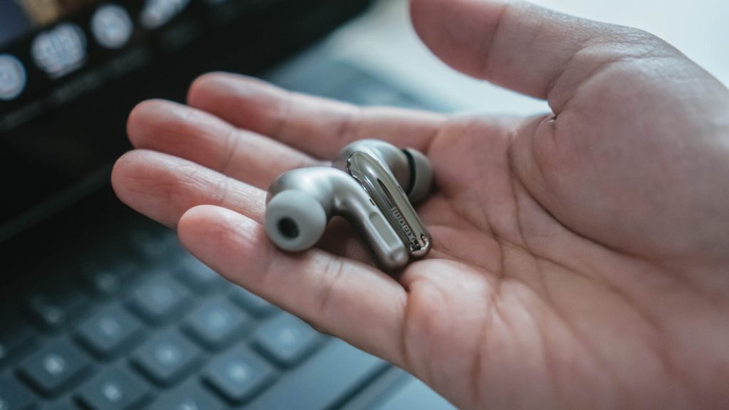The Xiaomi Buds 5 Pro packs in so much tech for earbud enjoyers ...