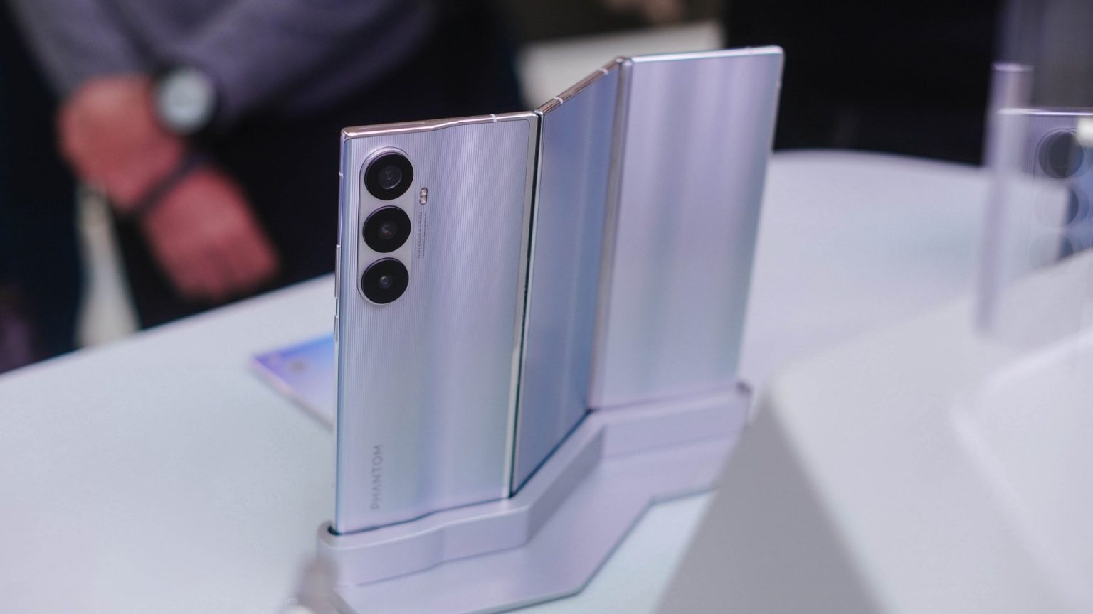 TECNO tries to fight Samsung with their upcoming inward tri-foldable ...