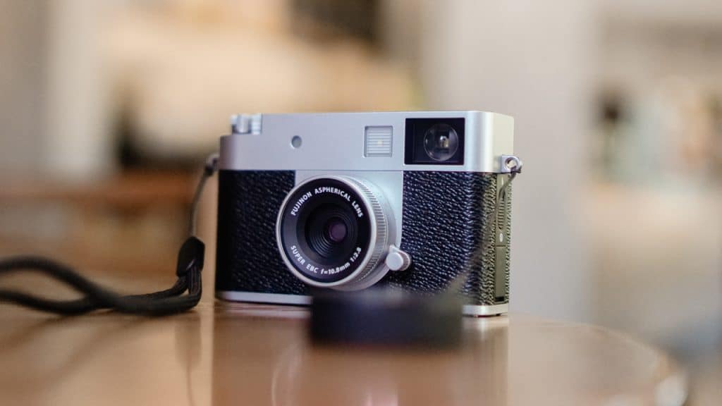 Half a frame, full of feeling: A Fujifilm X half review - GadgetMatch