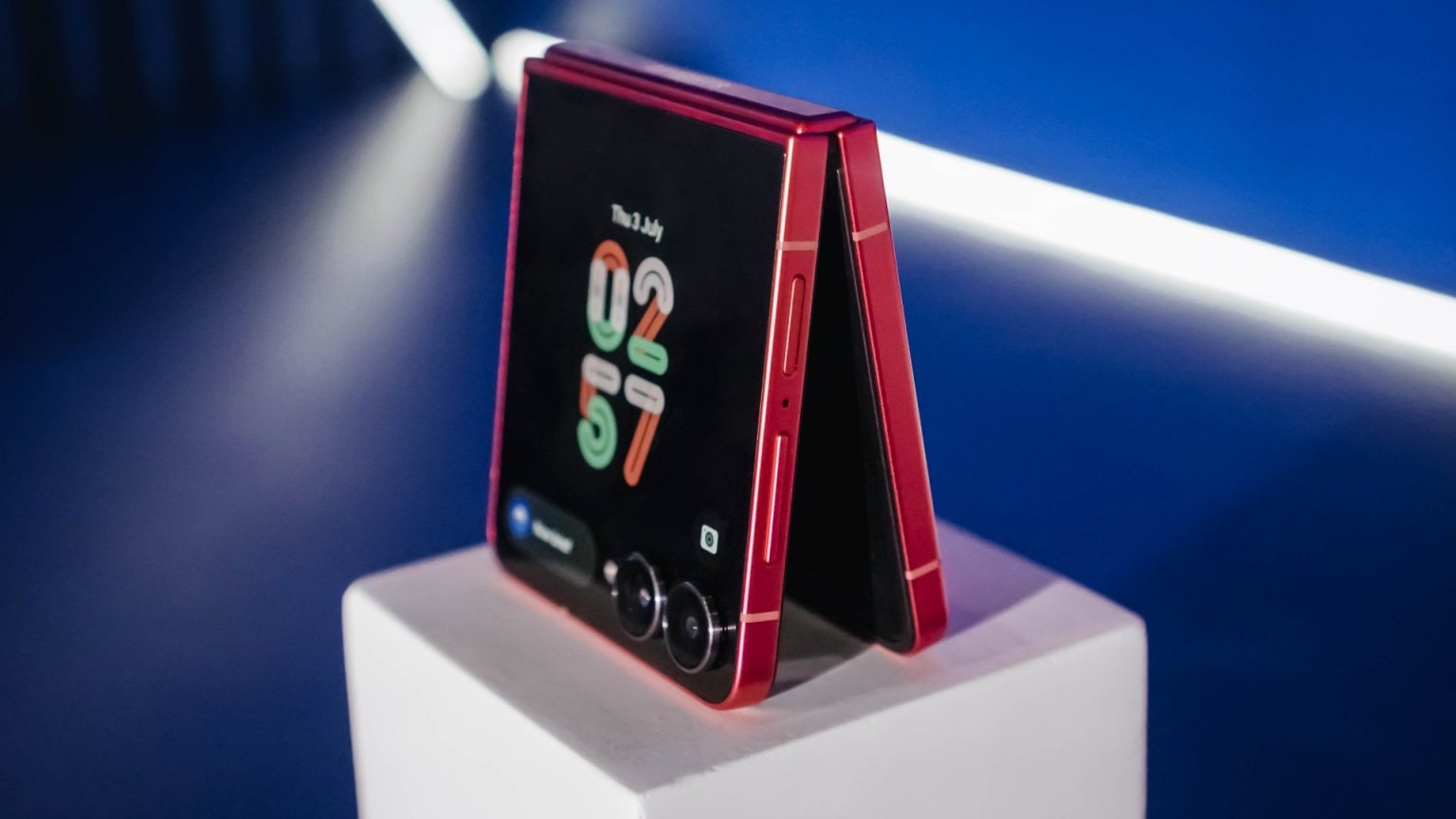 Google just launched a 'phone' made out of paper - GadgetMatch