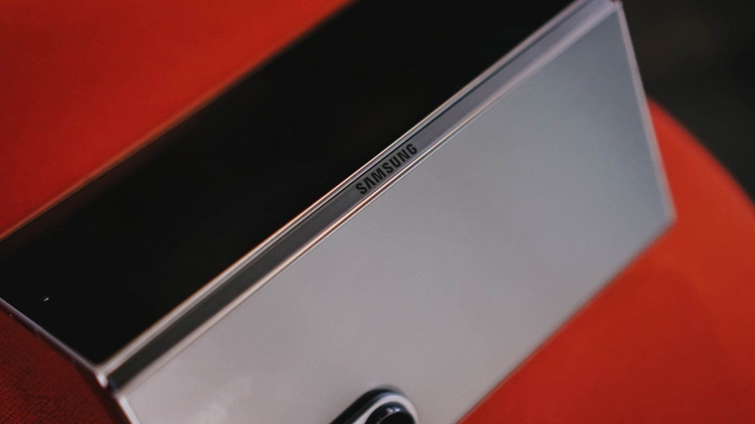Samsung Galaxy Z Fold7's OLED display panel passes 500,000-fold test ...