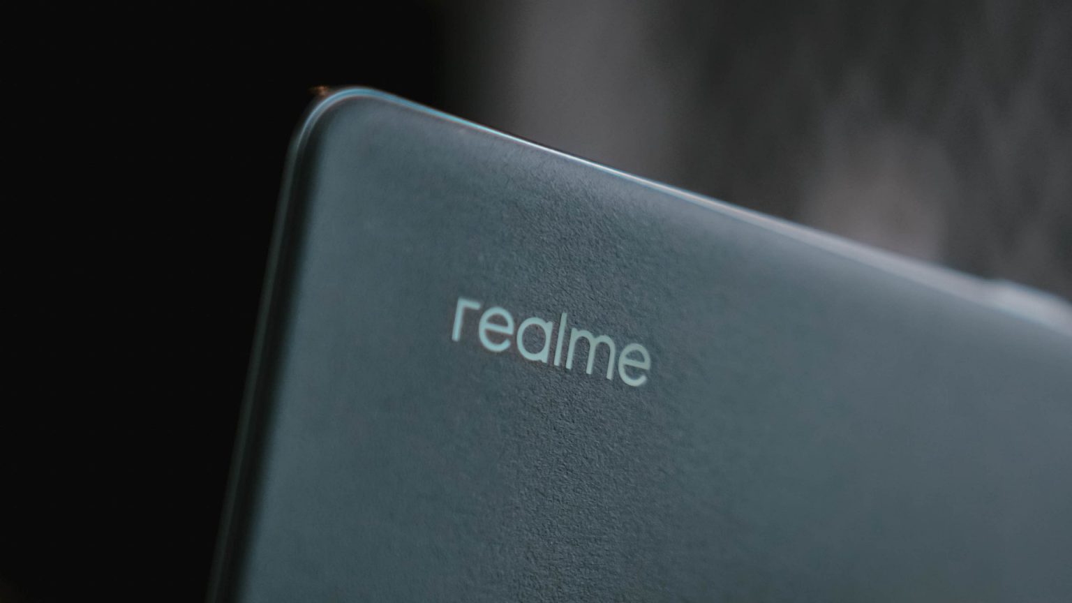 realme launches the world's first 10,001 smartphone battery - GadgetMatch