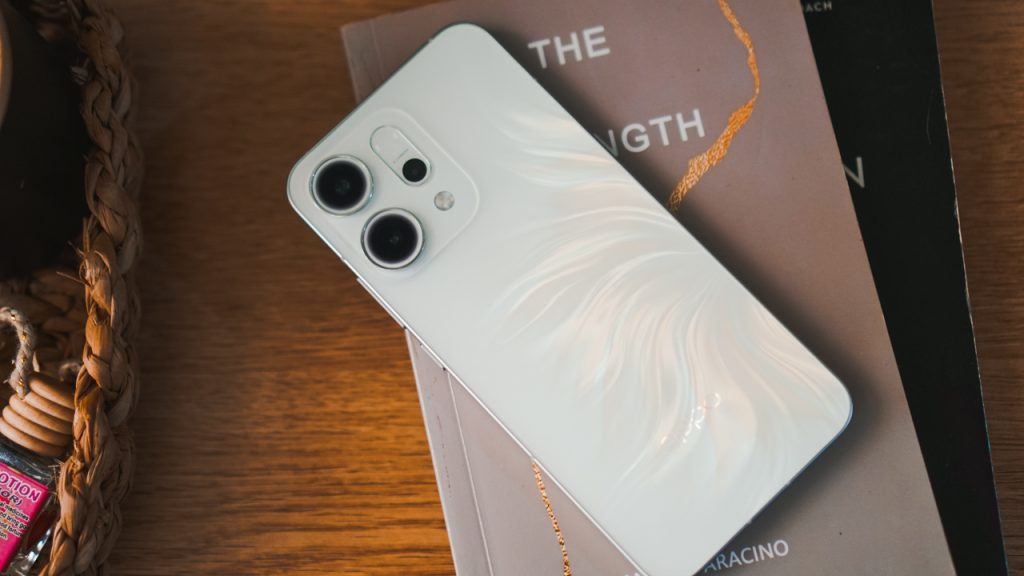 OPPO Reno14 5G review - GadgetMatch