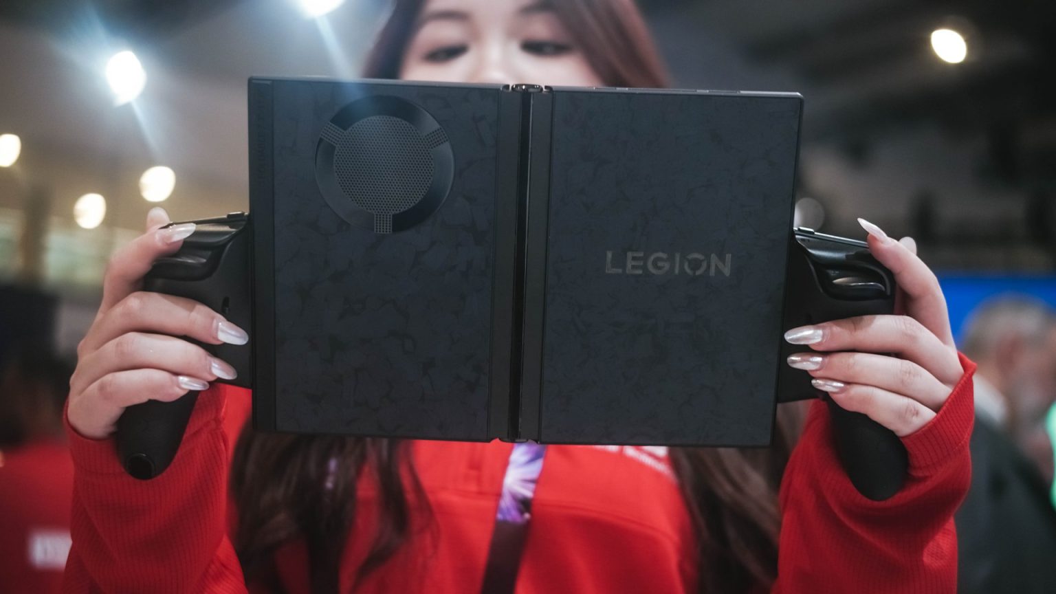 The quirky Legion Go Fold stole the show at MWC 2026 - GadgetMatch