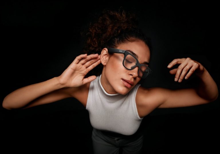 Smart Postpaid to offer Rokid AI Glasses - GadgetMatch